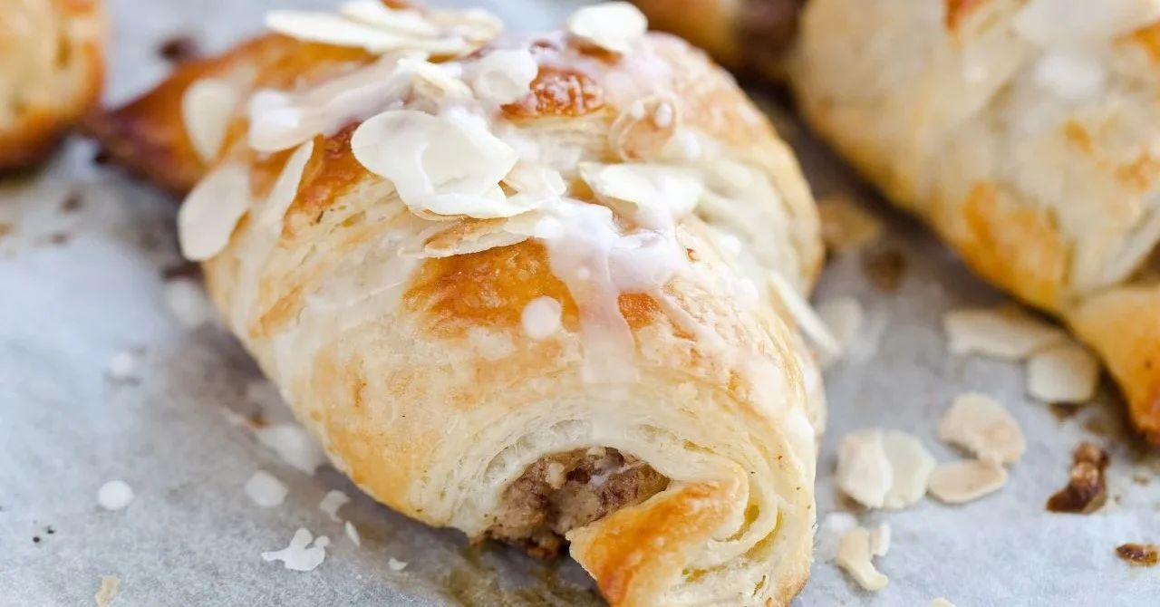 Aromatyczne rogaliki waniliowe z chrupiącymi migdałami - idealne na ...