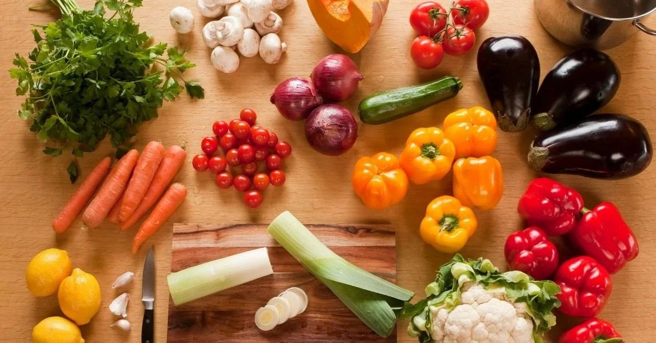 3 proste surówki do obiadu w 10 minut - zachwycą każdego